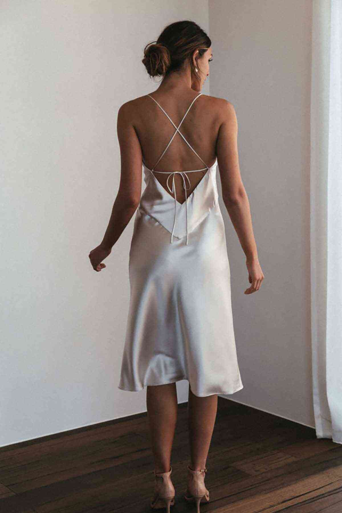 Merry See Sırt Dekolteli Uzun Saten Gecelik Elbise Beyaz